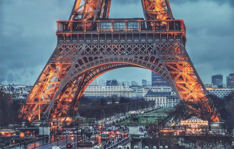 How to Travel from Eiffel Tower to Louvre: A Complete Guide